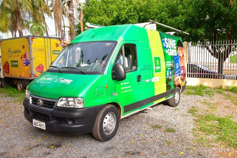 Van do Sine da Gente leva oportunidades de emprego no bairro novo MT ...